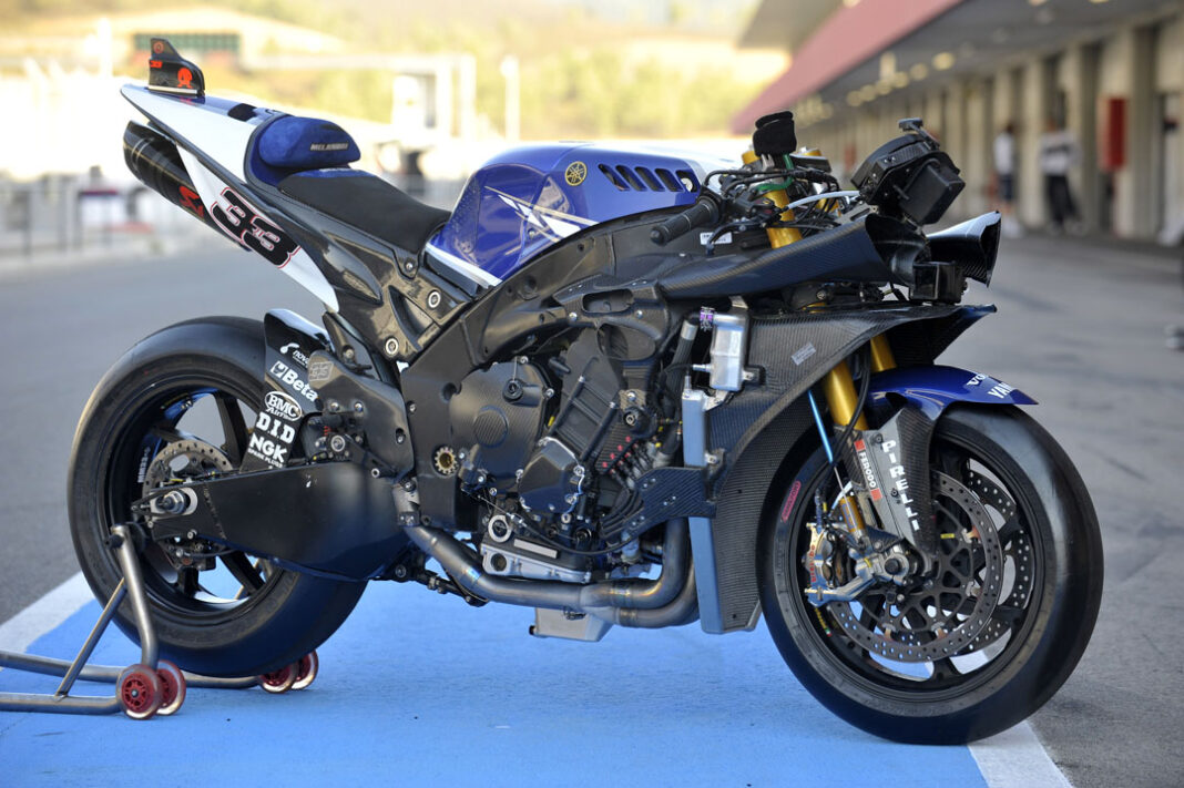 Racer Test: Marco Melandri's 2011 WSBK Yamaha YZF-R1 - Racing, Riding ...