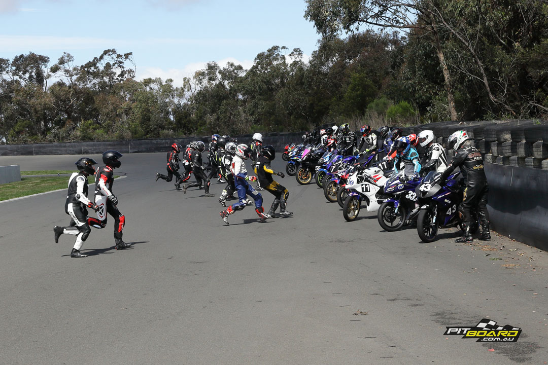 Gallery: Pheasant Wood Bucket Four Hour Endurance Race - Racing, Riding ...
