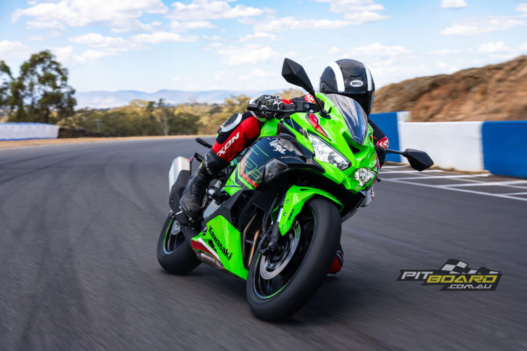 Review: 2023 Kawasaki Ninja ZX-4RR & R, Track Test! - Racing, Riding ...
