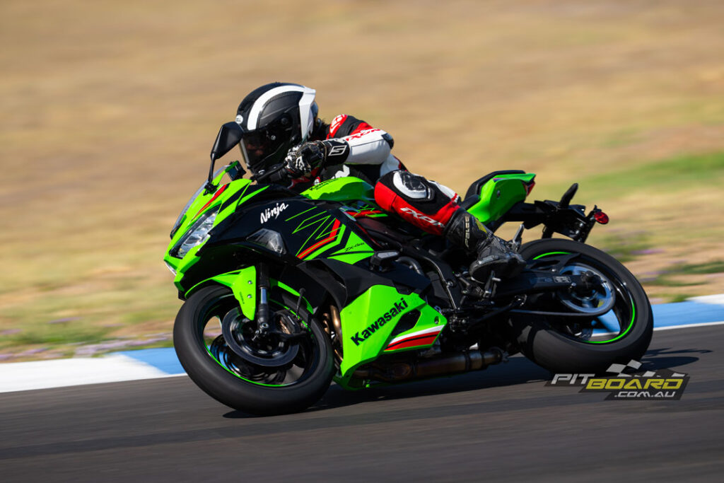 Review: 2023 Kawasaki Ninja ZX-4RR & R, Track Test! - Racing, Riding ...