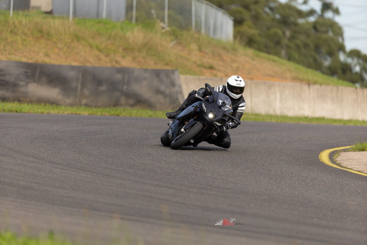 Track Test | 2025 Yamaha YZF-R9 Review - Racing, Riding, Motorcycle ...