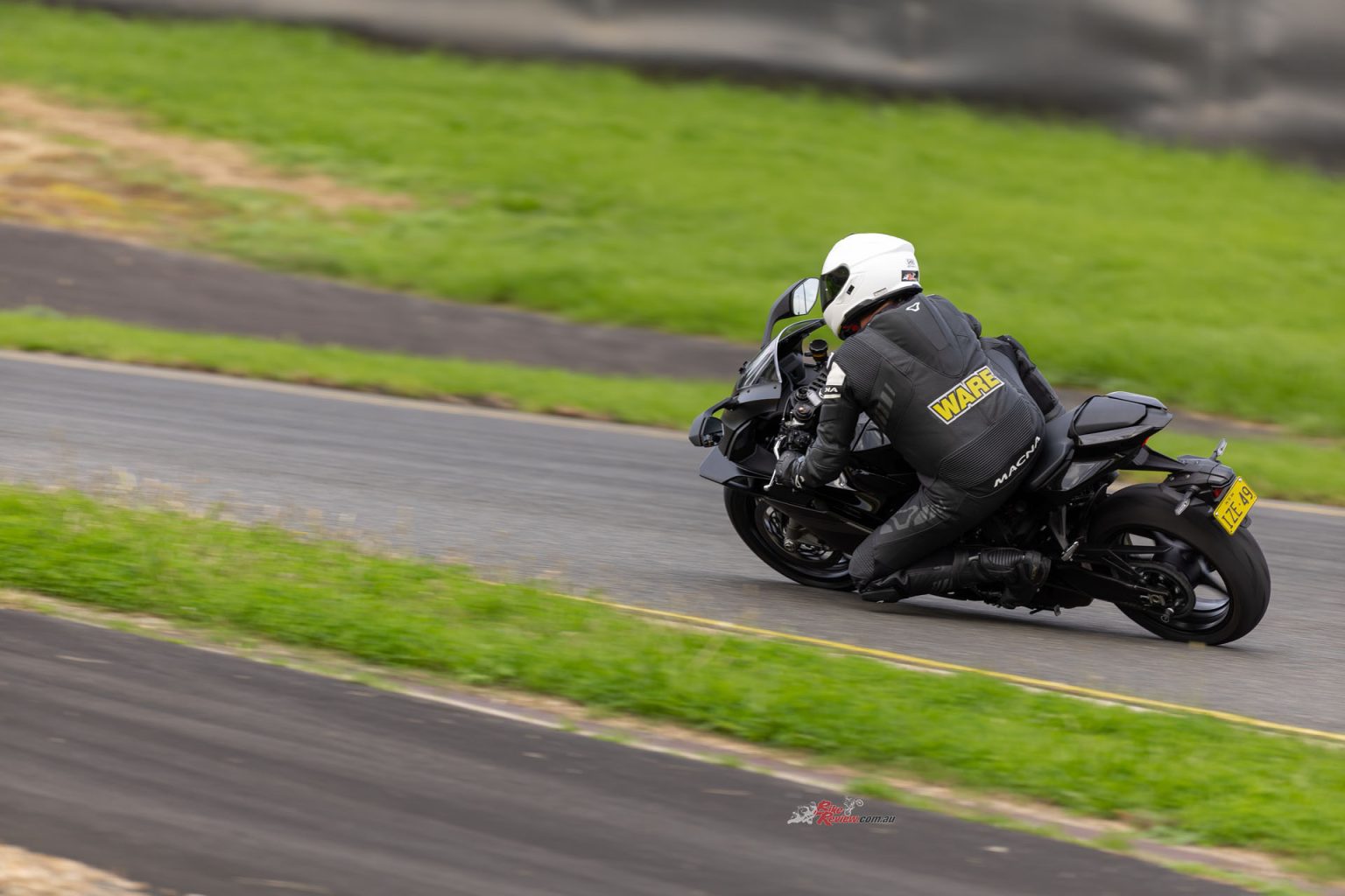 Track Test | 2025 Yamaha YZF-R9 Review - Racing, Riding, Motorcycle ...